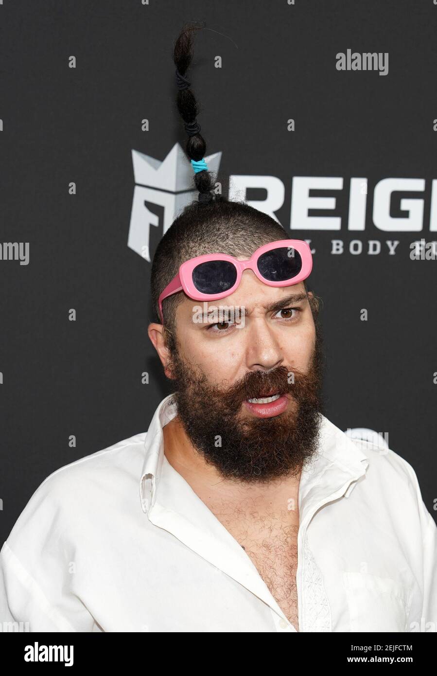 MIAMI BEACH, FLORIDA - FEBRUARY 01: Josh Ostrovsky attends Sports ...