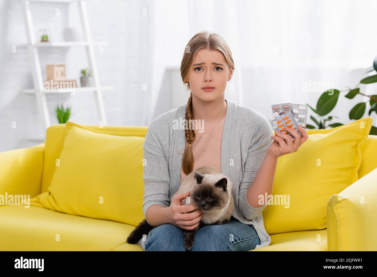 Disappointed animal hi-res stock photography and images - Alamy
