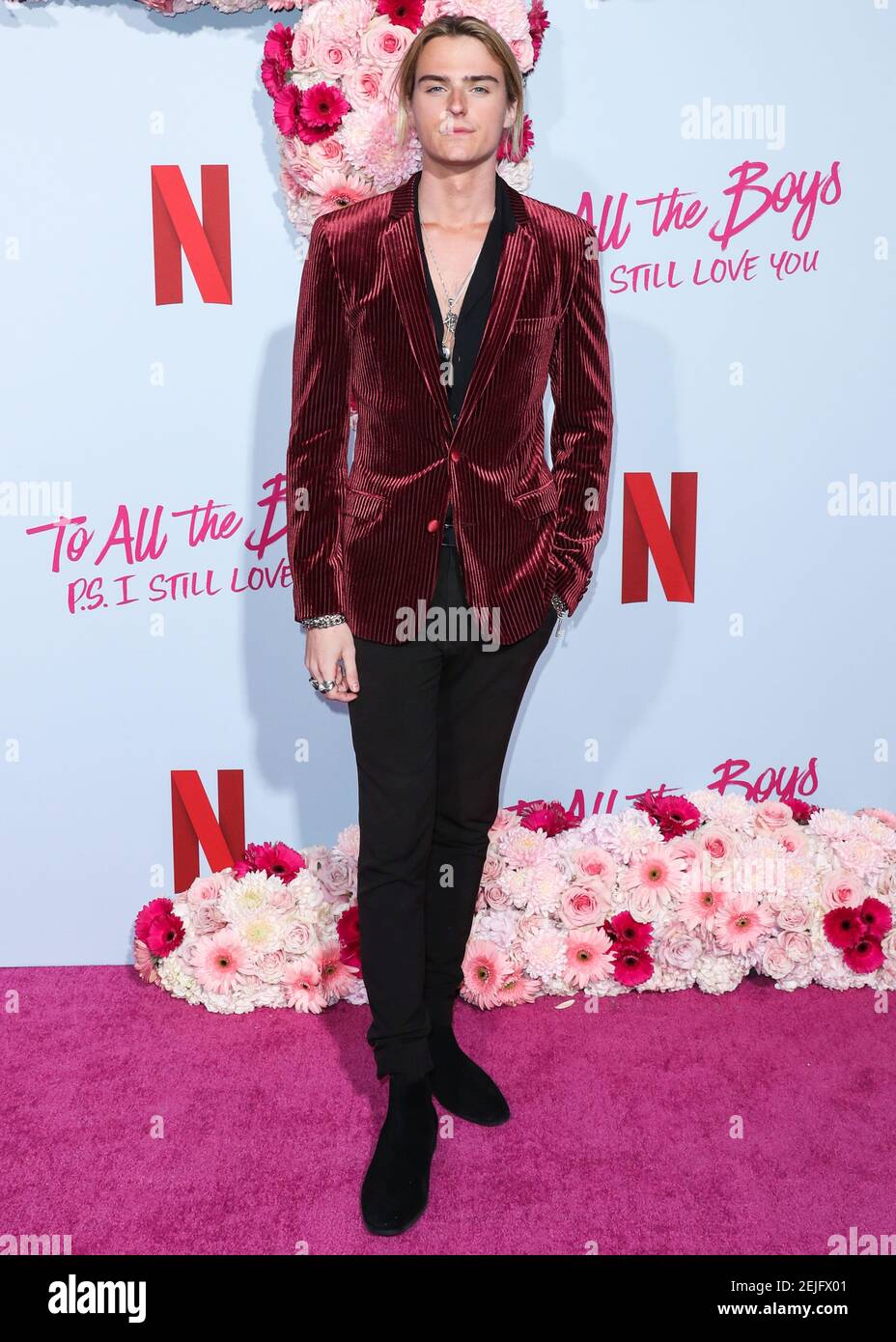 HOLLYWOOD, LOS ANGELES, CALIFORNIA, USA - FEBRUARY 03: Actor Luke ...