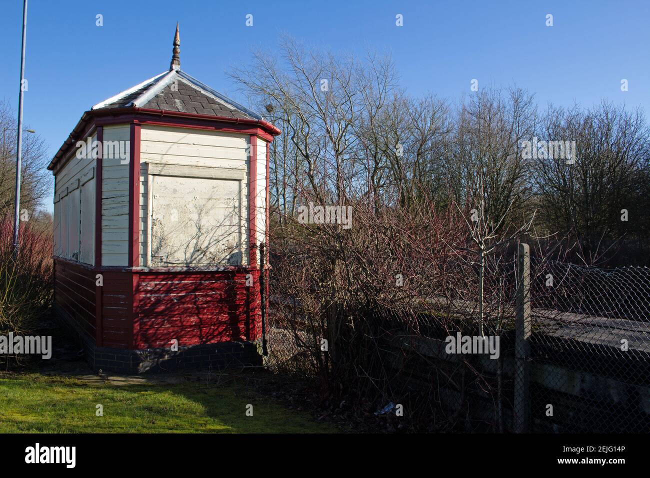 Dockside Buildings - Ribble Steam Trackside Hut Stock Photo - Alamy