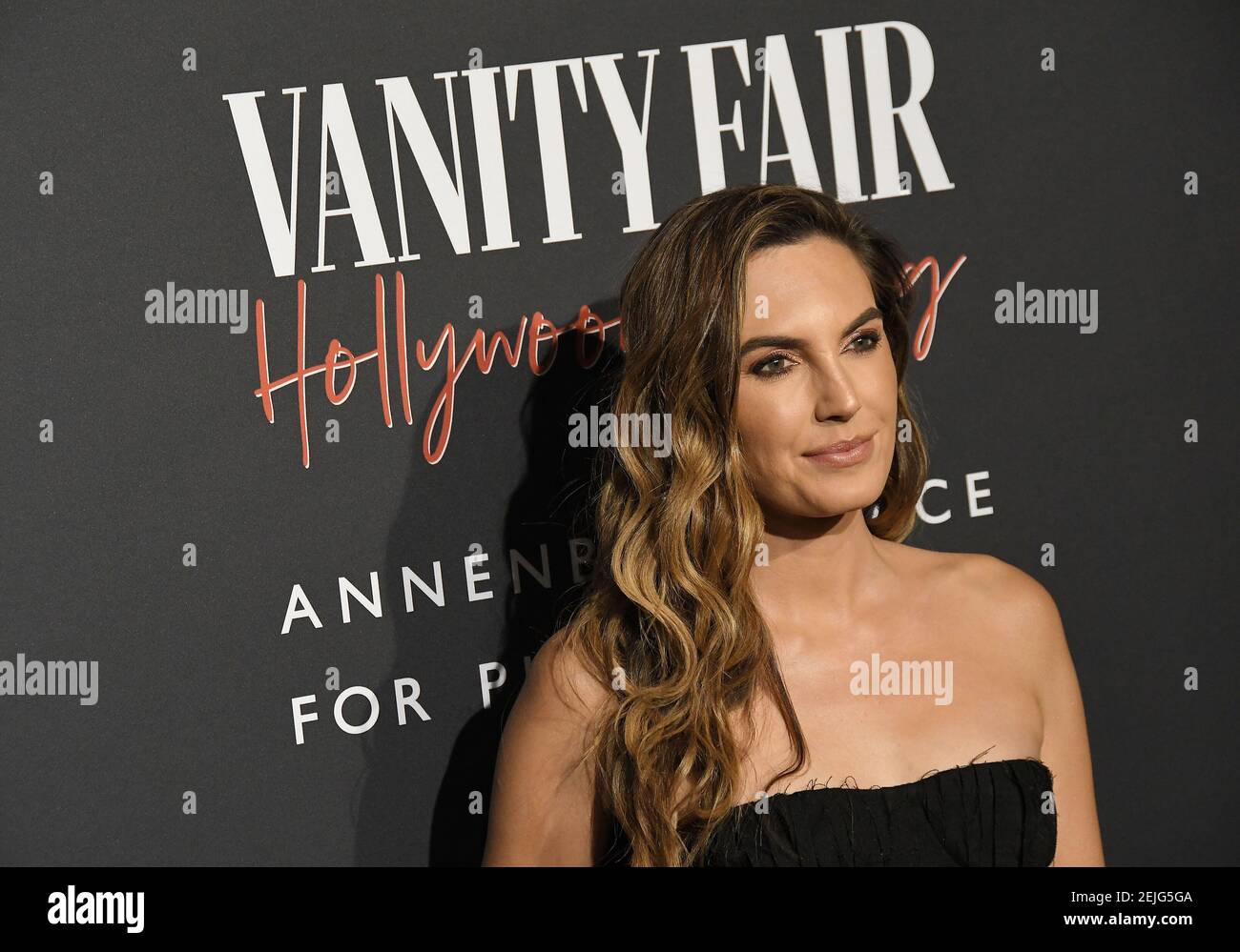 Elizabeth Chambers arrives at the Vanity Fair HOLLYWOOD CALLING ...