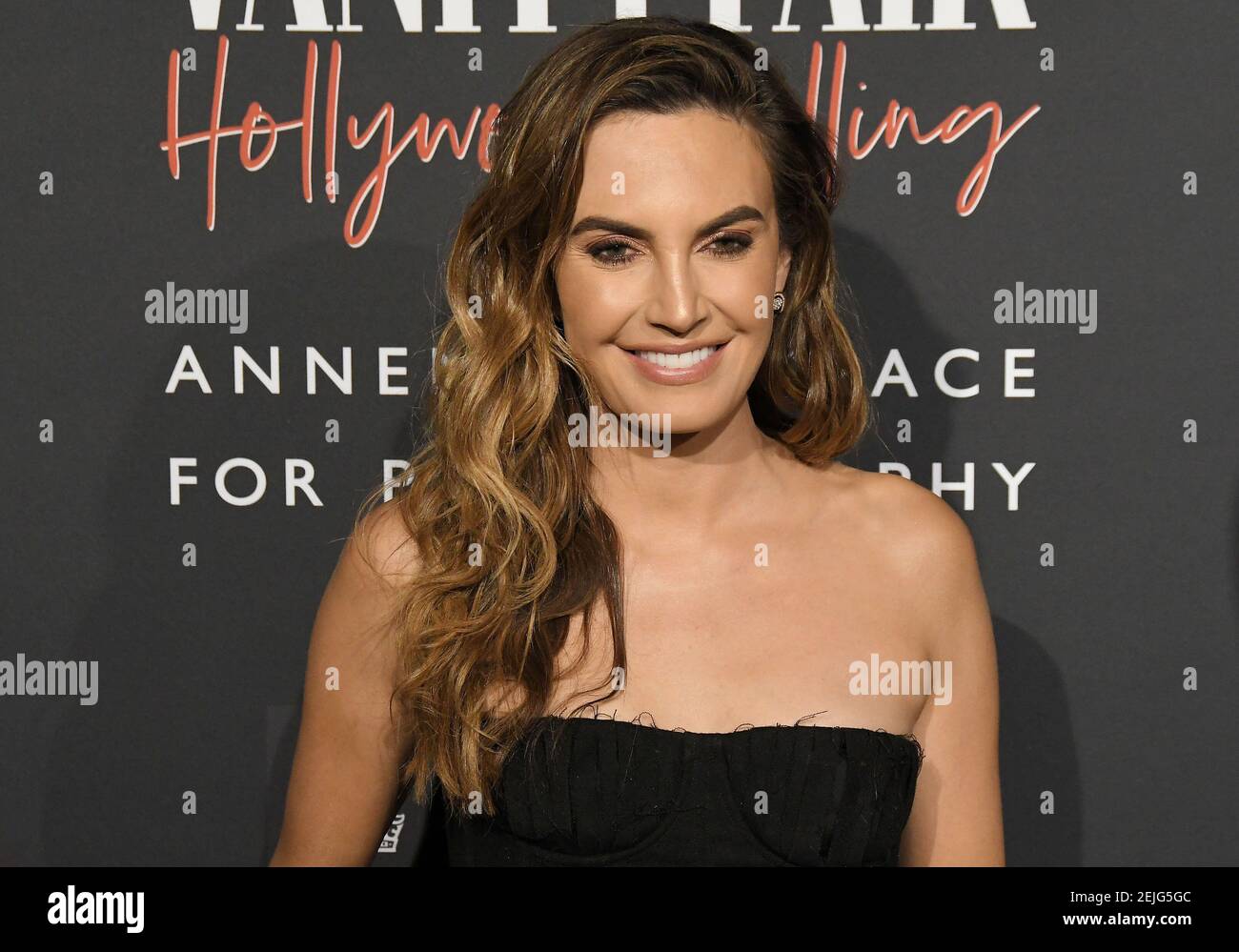Elizabeth Chambers arrives at the Vanity Fair HOLLYWOOD CALLING ...