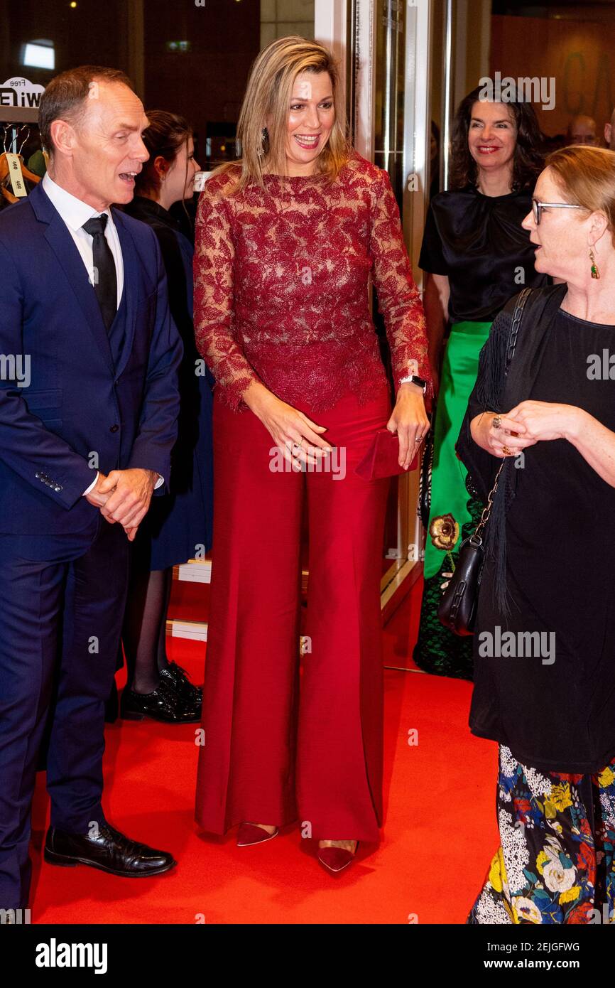 Queen Maxima at the world premiere of Frida by the Dutch National ...