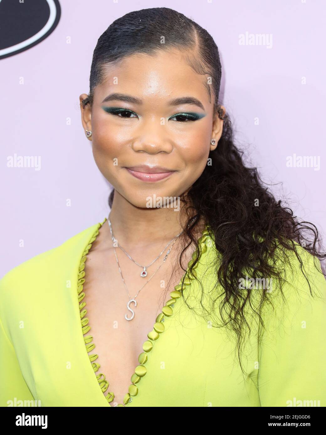 BEVERLY HILLS, LOS ANGELES, CALIFORNIA, USA - FEBRUARY 06: Actress ...