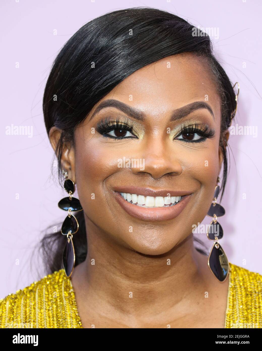 BEVERLY HILLS, LOS ANGELES, CALIFORNIA, USA - FEBRUARY 06: Kandi ...