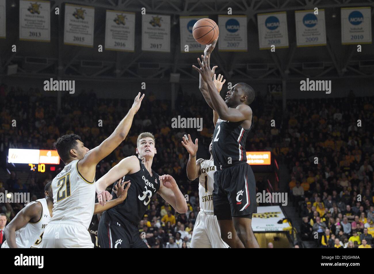 February 06, 2020: Cincinnati Bearcats guard Keith Williams (2) shoots ...