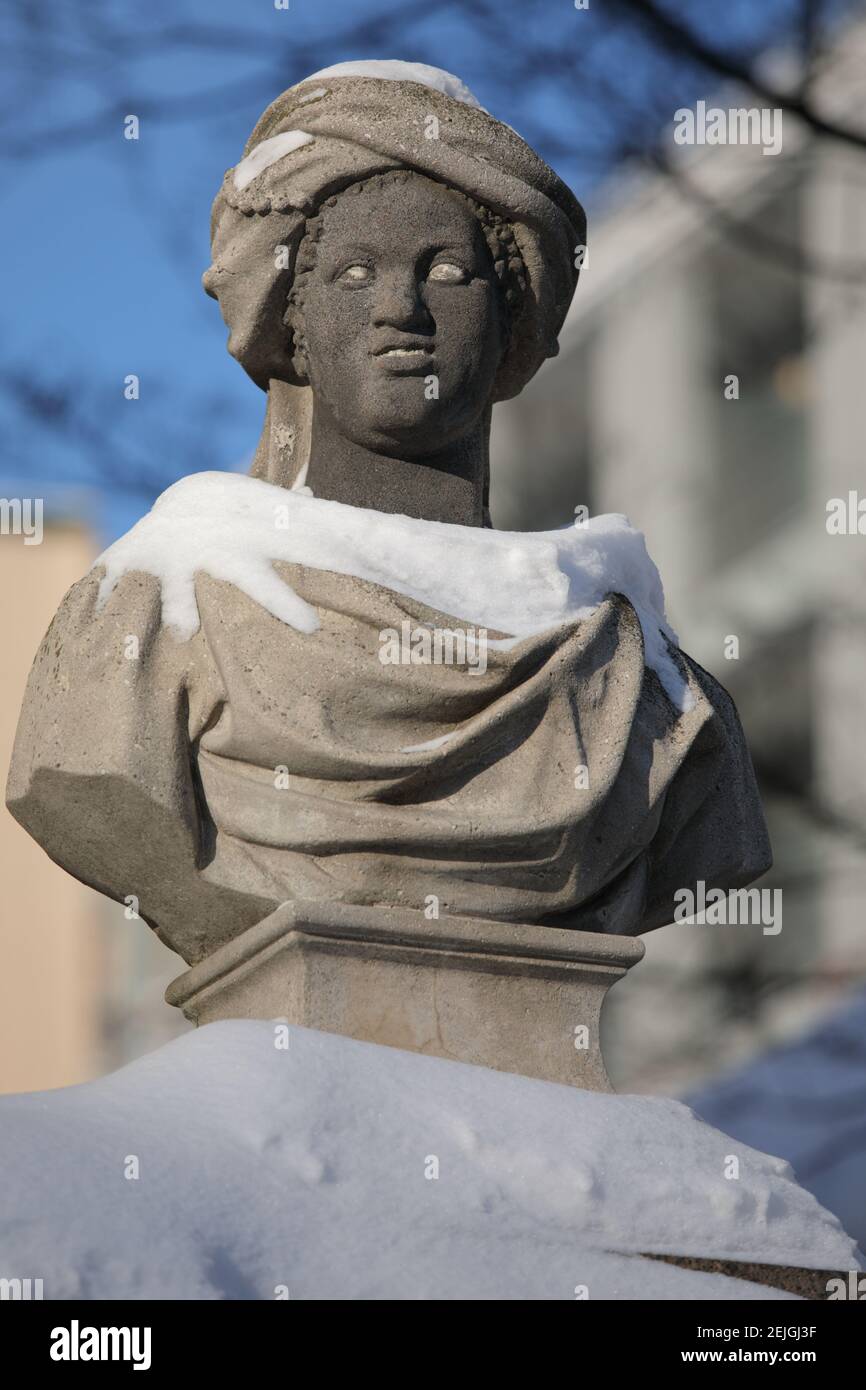 Black moorish woman hi-res stock photography and images - Alamy