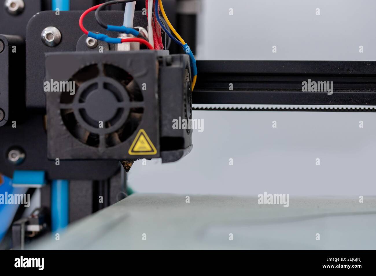 Custom 3D printer with nylon and plastic printing. Cooling cooler and ...