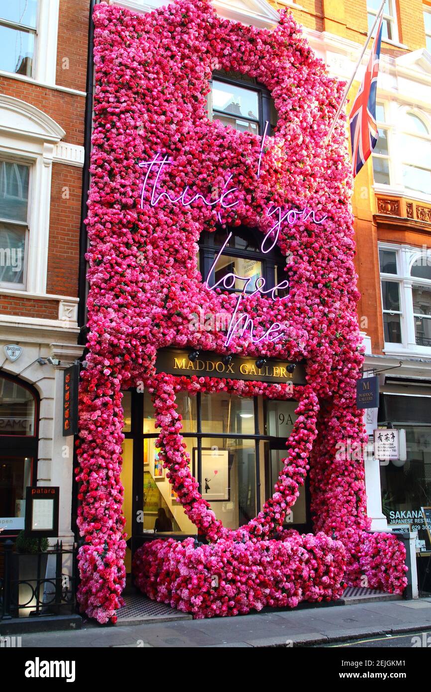 Maddox Gallery decorated with floral art creation in Mayfair, London ...