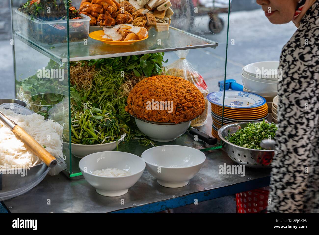 Vietnamese noodle soup stall hi-res stock photography and images - Alamy