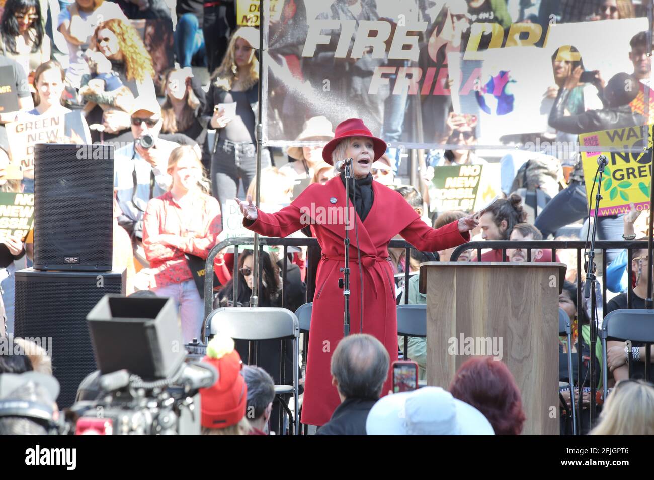 Jane Fonda Leads A Fire Drill Fridays Rally Calling for Action on ...