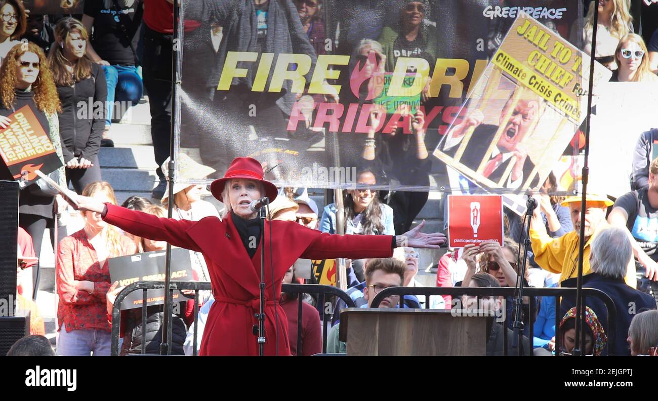 Jane Fonda Leads A Fire Drill Fridays Rally Calling for Action on ...
