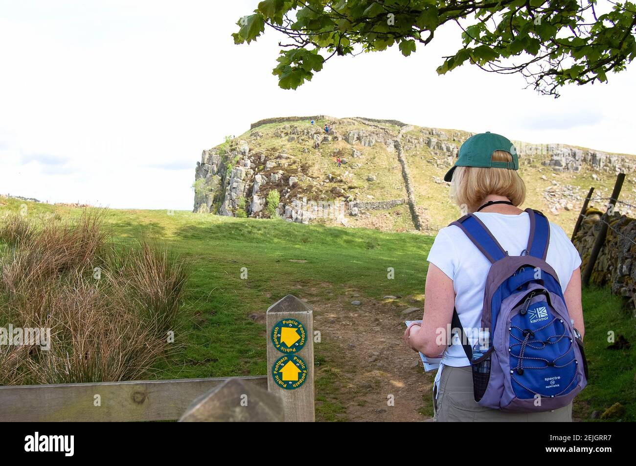 Hadrians wall sign post hi-res stock photography and images - Alamy