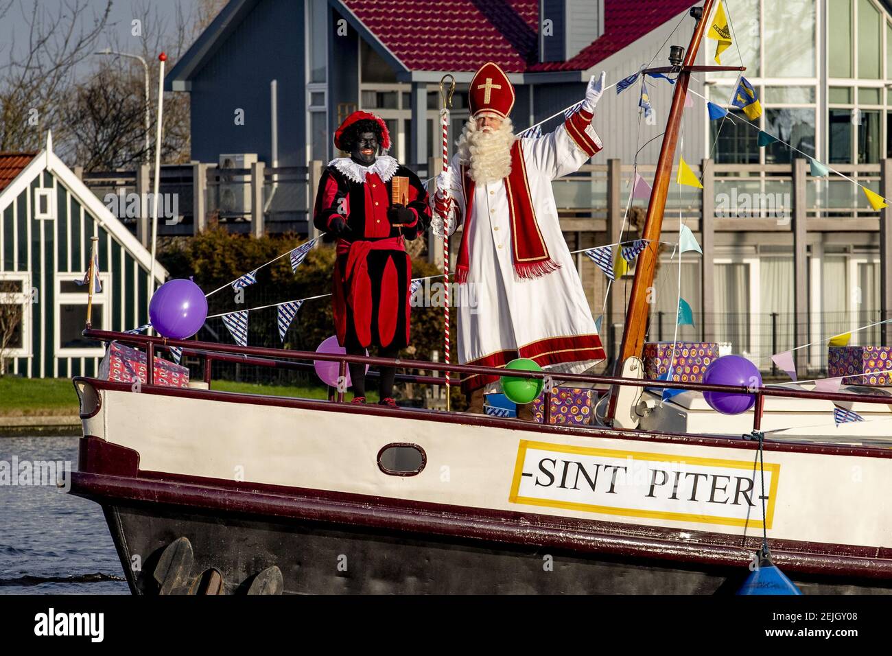 GROU, Centre, 08-02-2020, The arrival of Sint Piter and Swarte Pyt in ...