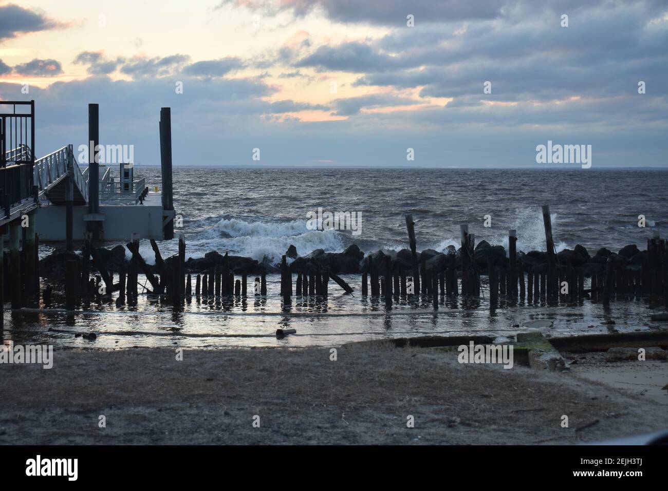 Sandy hook dock hi-res stock photography and images - Alamy