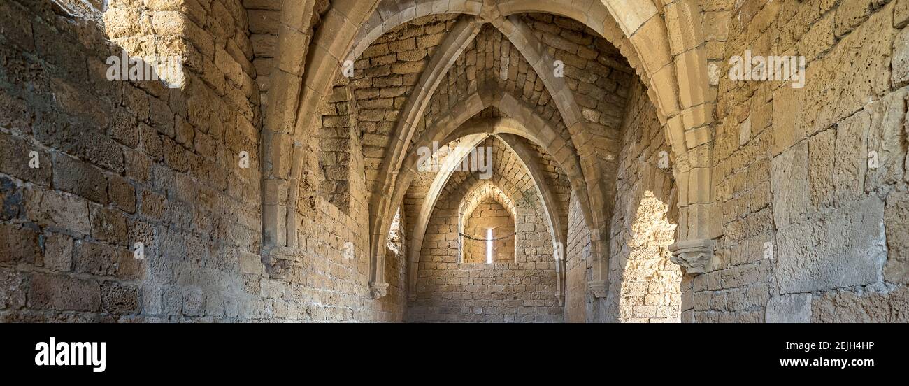 Stone ceiling and arches hi-res stock photography and images - Alamy
