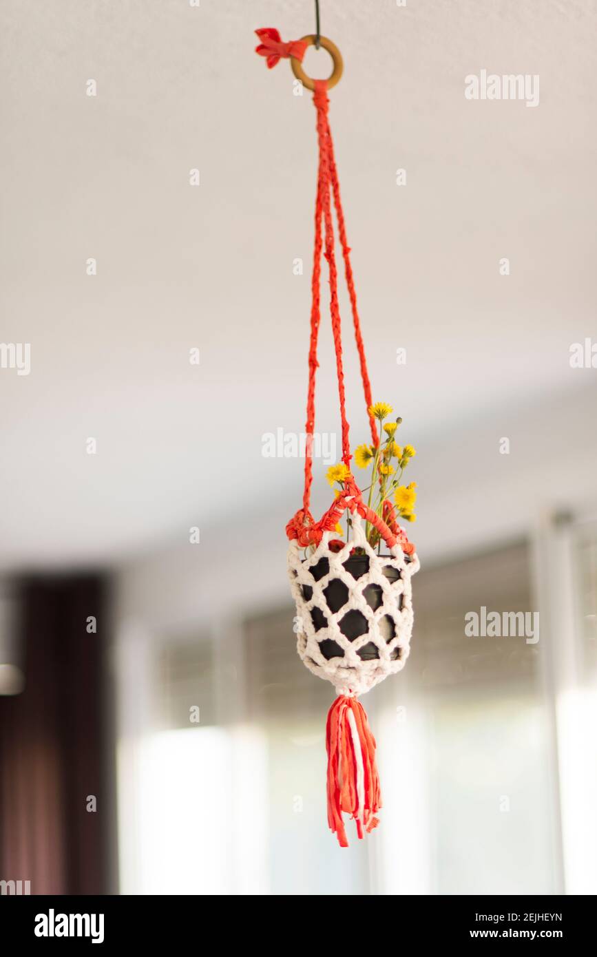 Yellow macrame hi-res stock photography and images - Alamy