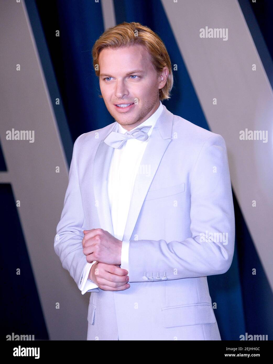BEVERLY HILLS, CALIFORNIA - FEBRUARY 9: Ronan Farrow attends the 2020 ...