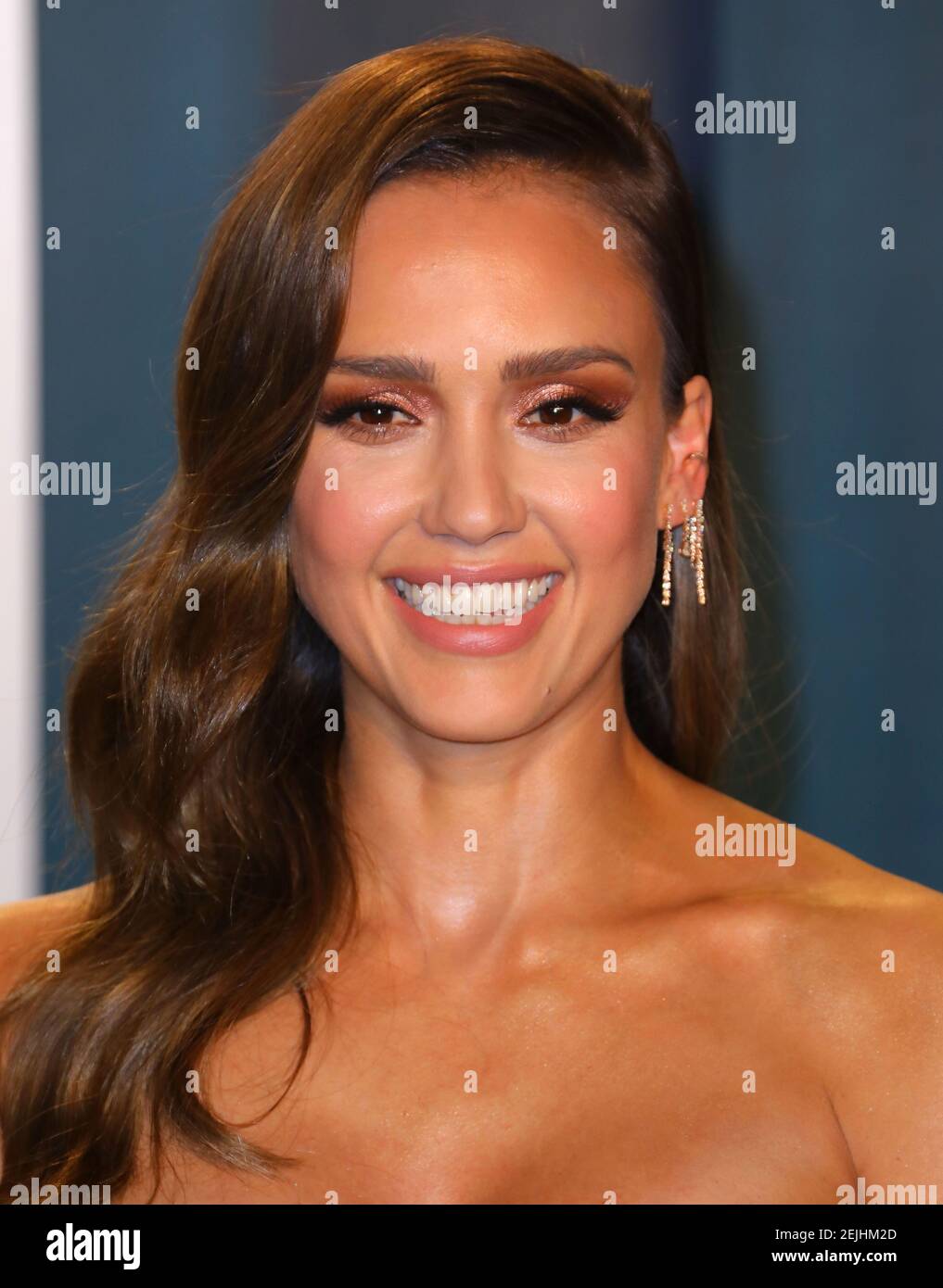 Jessica Alba at the 2020 Vanity Fair Oscar Party hosted by Radhika ...