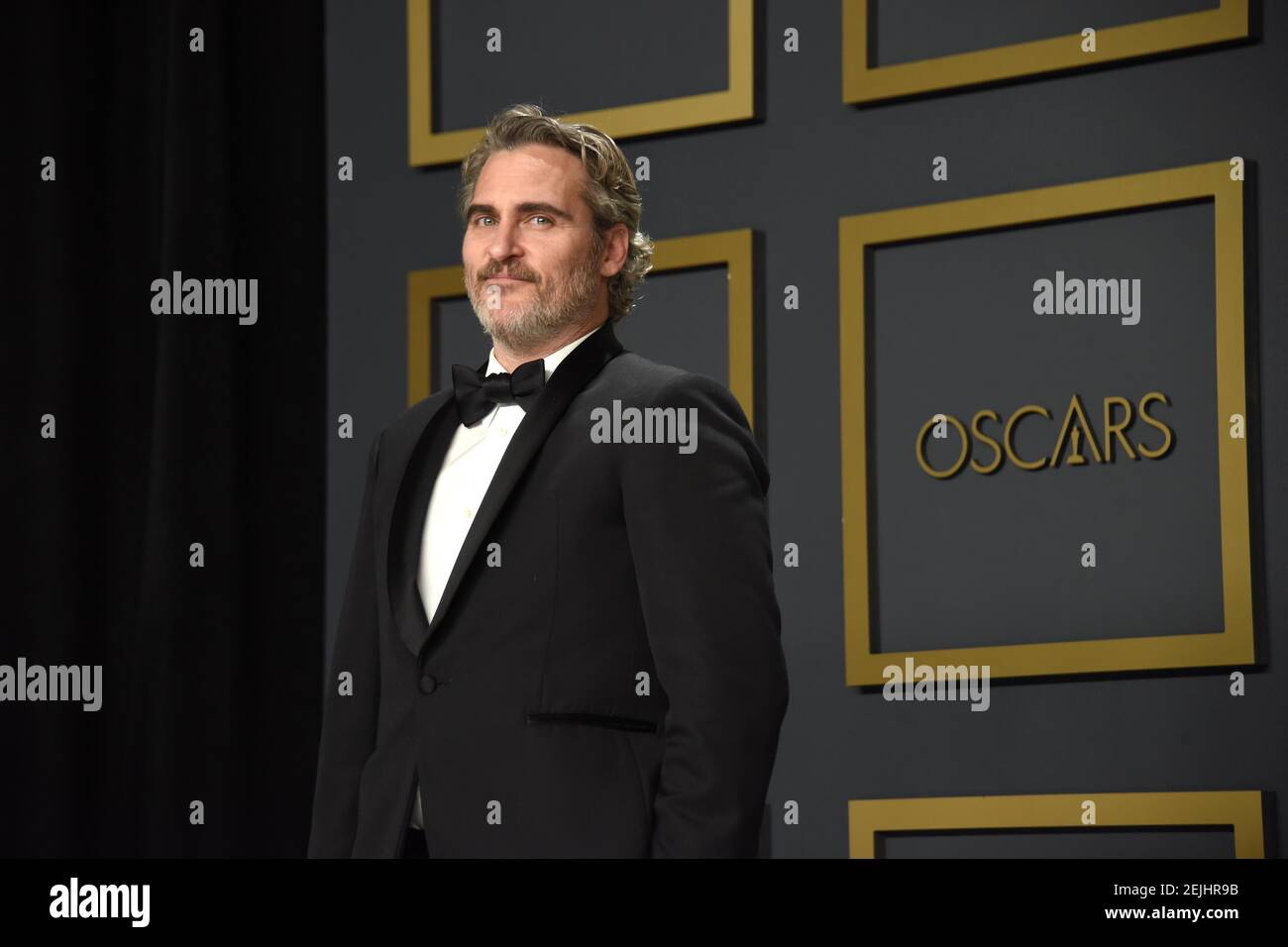 Joaquin Phoenix, winner of the Actor in a Leading Role award for ÒJoker ...