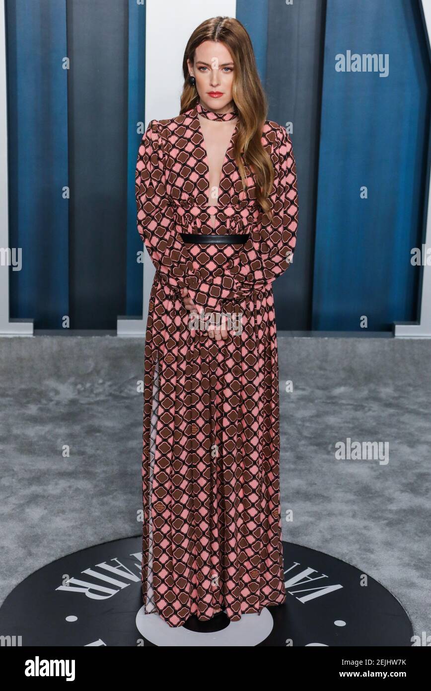 Riley Keough walking on the red carpet at the 2020 Vanity Fair Oscar ...