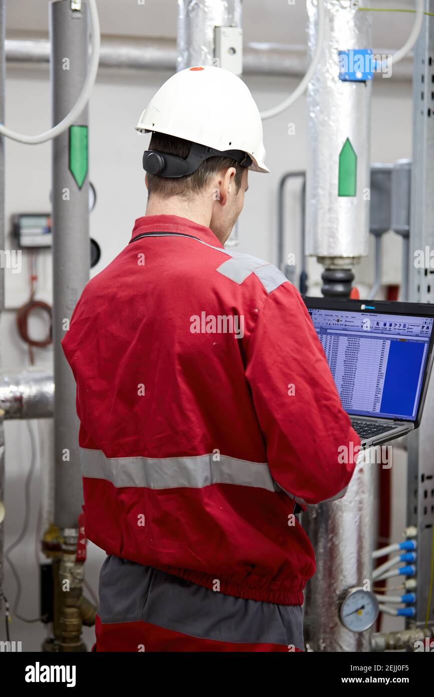 Computer monitoring system hi-res stock photography and images - Alamy