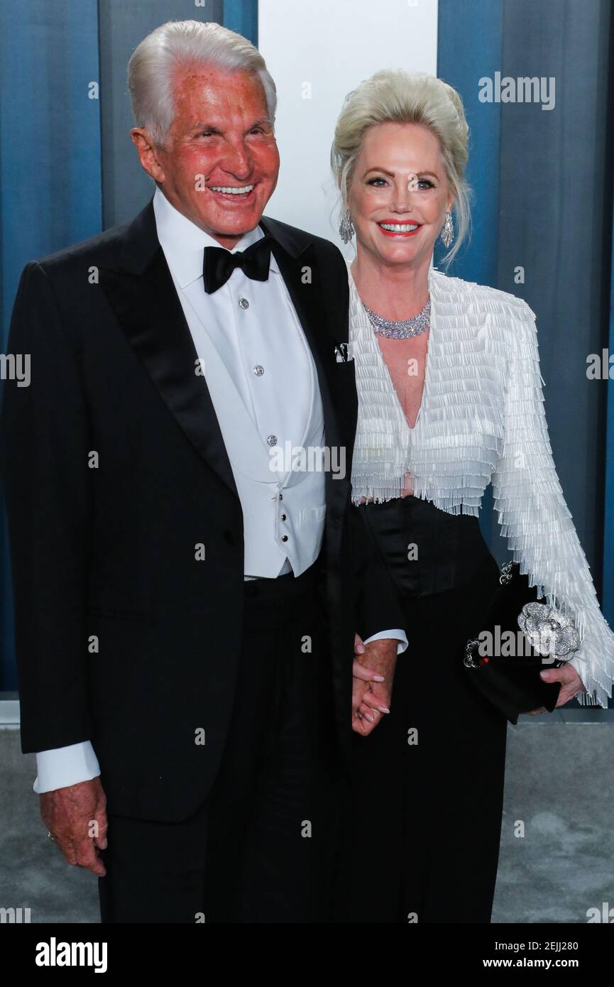 George Hamilton walking on the red carpet at the 2020 Vanity Fair Oscar ...
