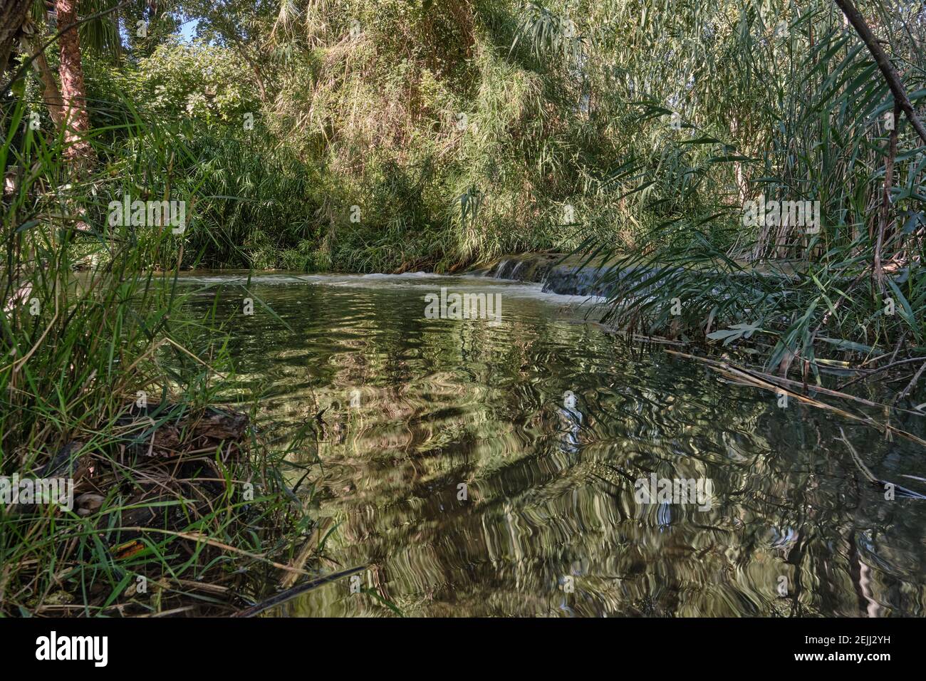Liquid cascade hi-res stock photography and images - Alamy