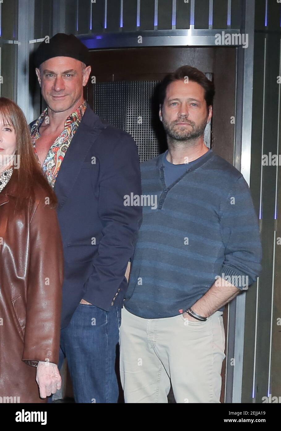 Christopher Meloni, Jason Priestley pose as part of the cast for ...