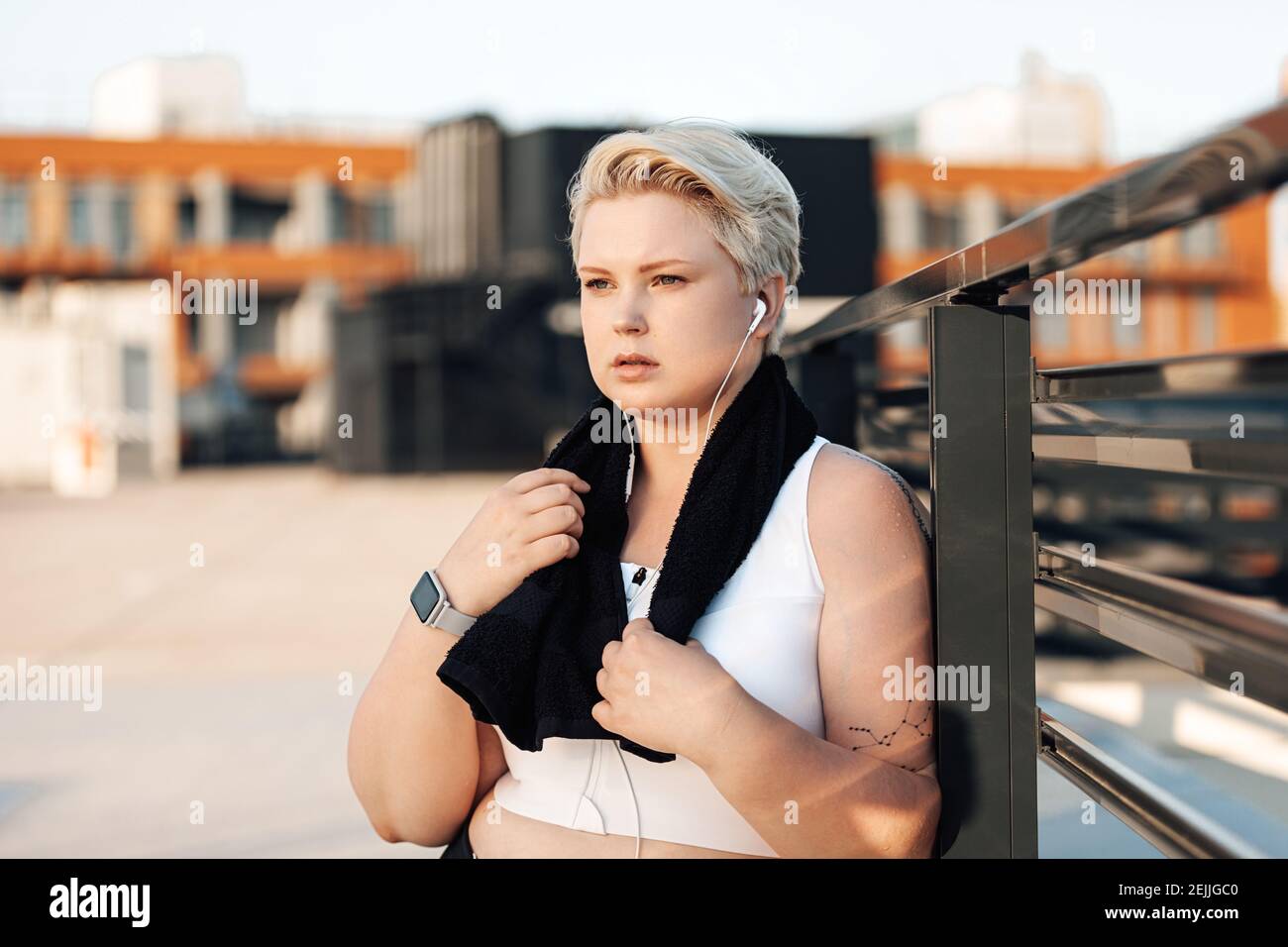 Curvy standing hi-res stock photography and images - Alamy