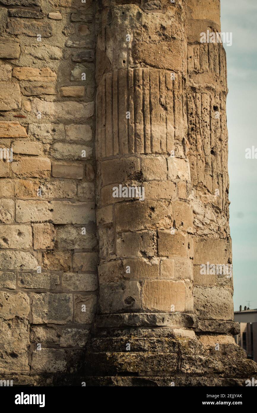 Kids in ruins france hi-res stock photography and images - Alamy