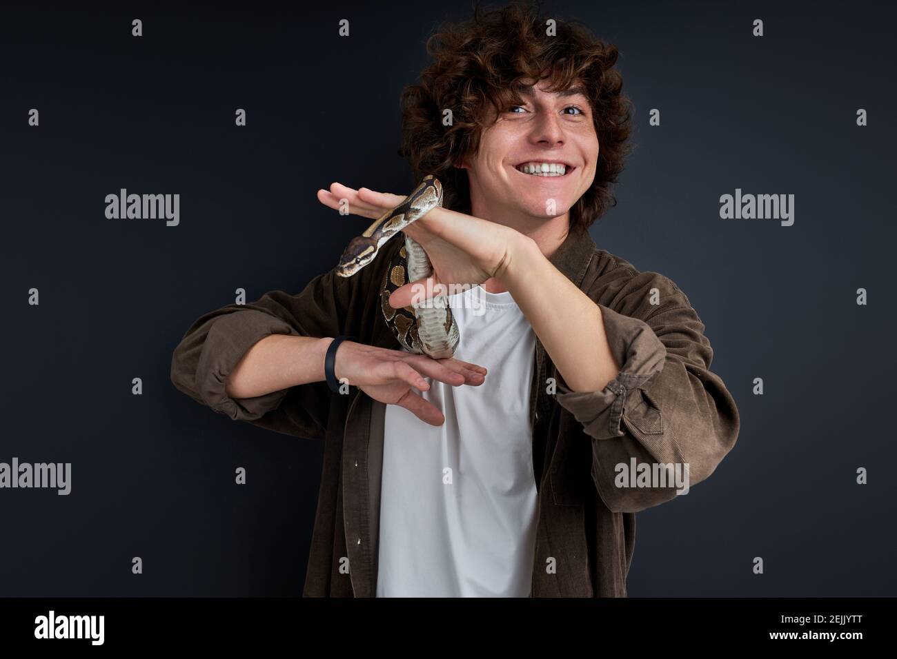 Scared person snake hi-res stock photography and images - Alamy