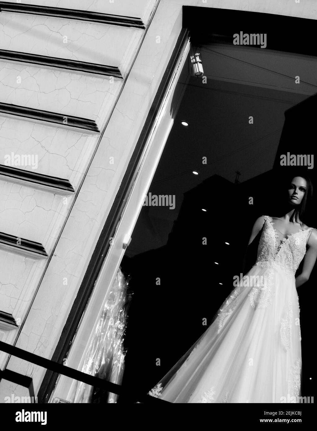 Image of bridal shop display window Stock Photo - Alamy