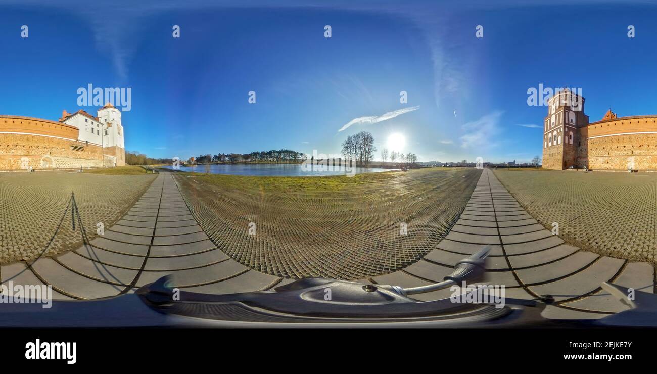 360 castle hi-res stock photography and images - Alamy