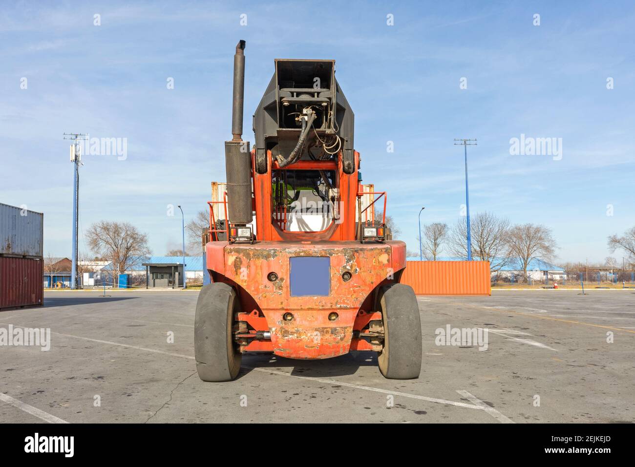 Reach stacker hi-res stock photography and images - Alamy