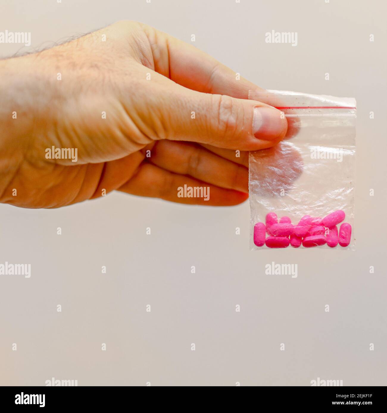 Pills hand bag hi-res stock photography and images - Alamy