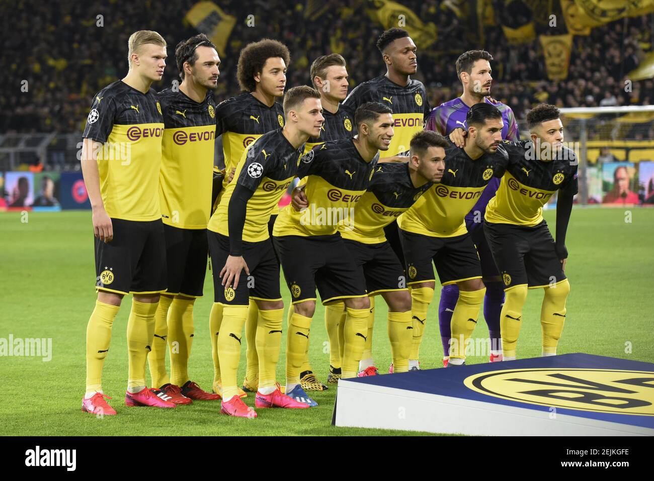 Borussia Dortmund football team poses for a photo during the UEFA ...