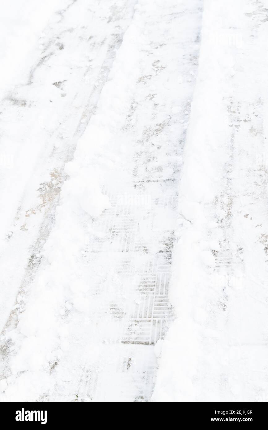 Large amounts of snow hi-res stock photography and images - Alamy