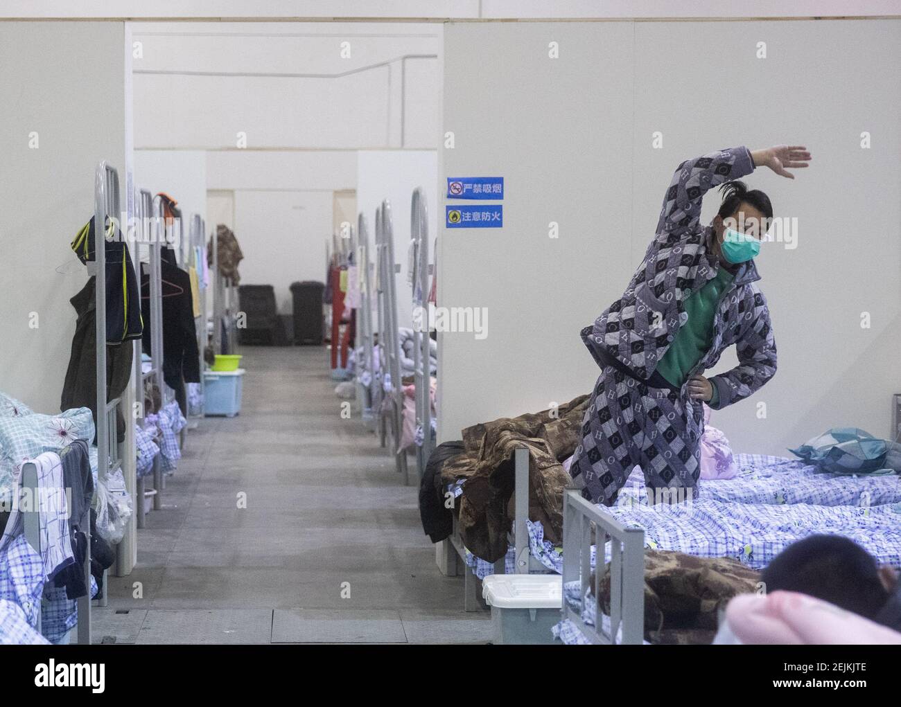 A Chinese patient infected with the new coronavirus and pneumonia ...