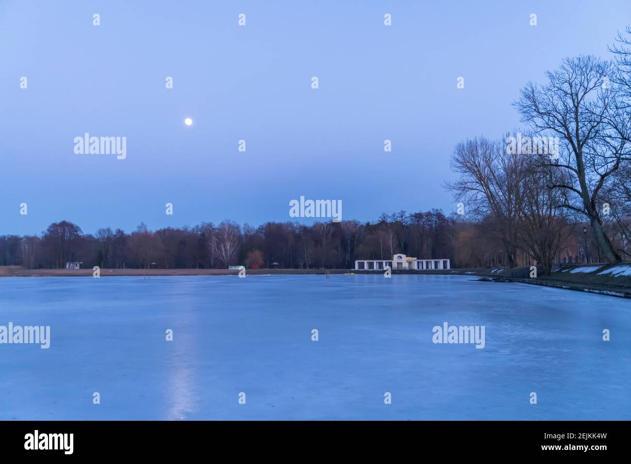 Full moon frozen landscape hi-res stock photography and images - Alamy