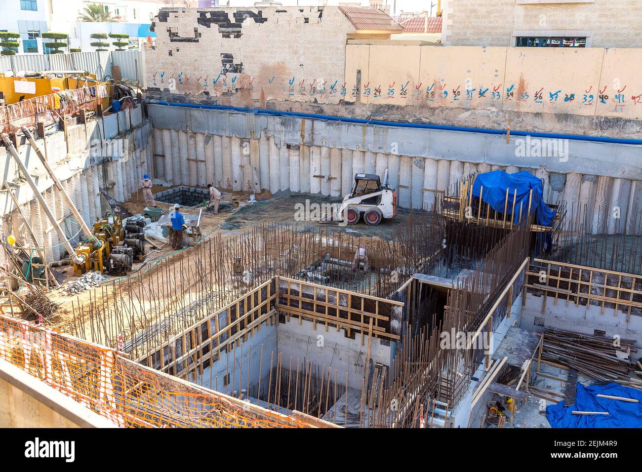 Construction worker in Dubai in a summer day, United Arab Emirates ...