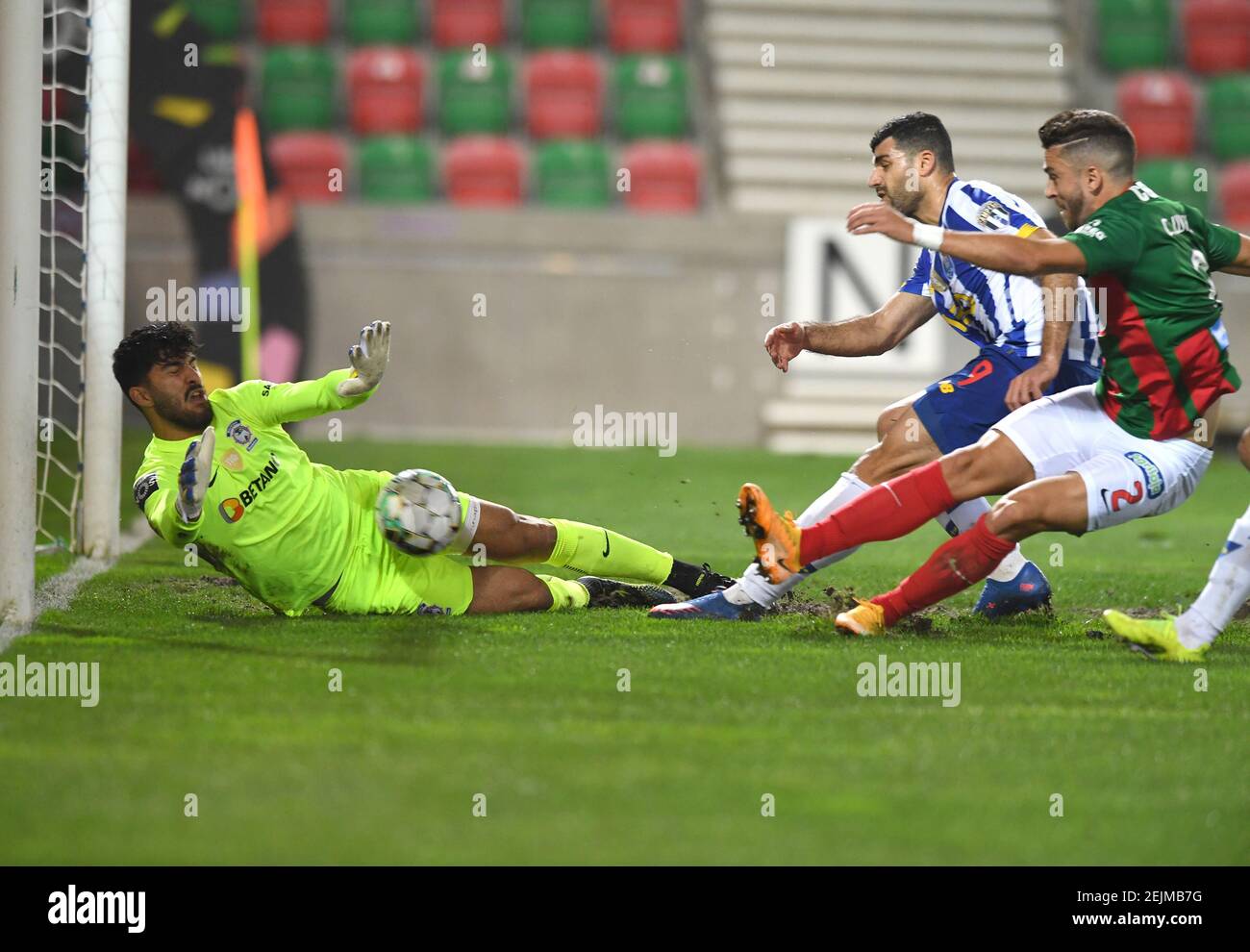 1st Football League Championship, 20th Maritime Day - Porto at Maritimo ...