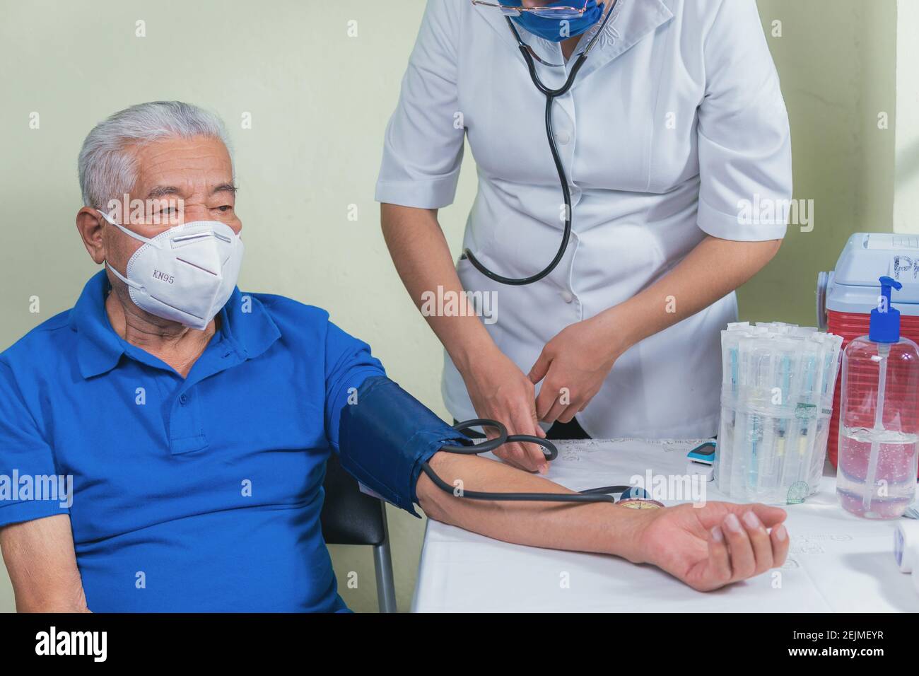 Blood test elderly hi-res stock photography and images - Alamy