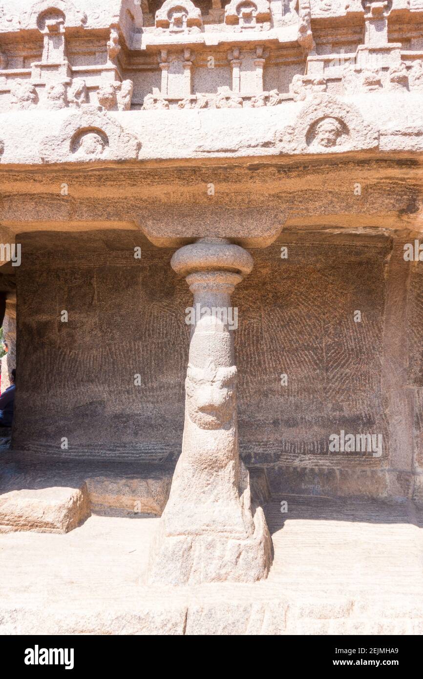 Single pillar view of rock carving in Mahabalipuram Stock Photo - Alamy