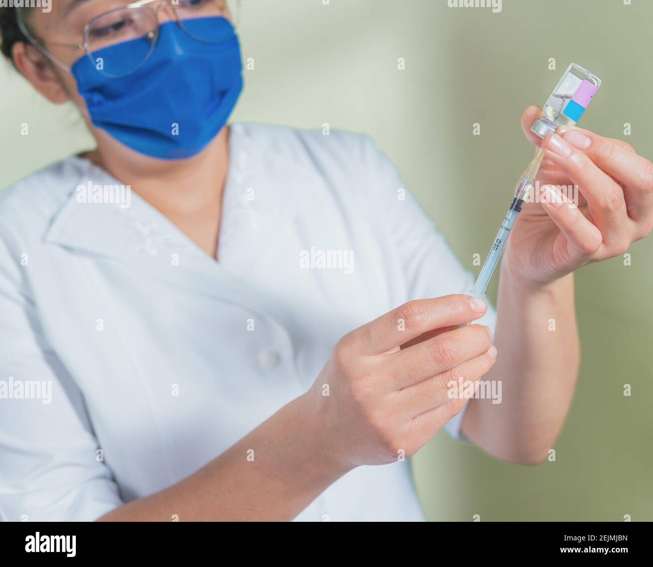 Sterile syringe hi-res stock photography and images - Alamy