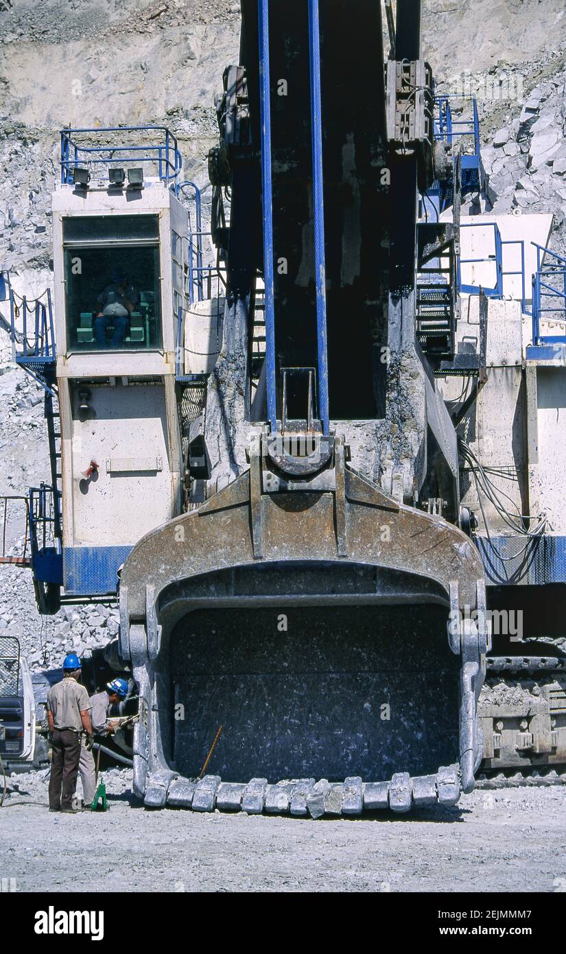 Giant excavators at an open pit copper mine south of Tucson, AZ Stock ...