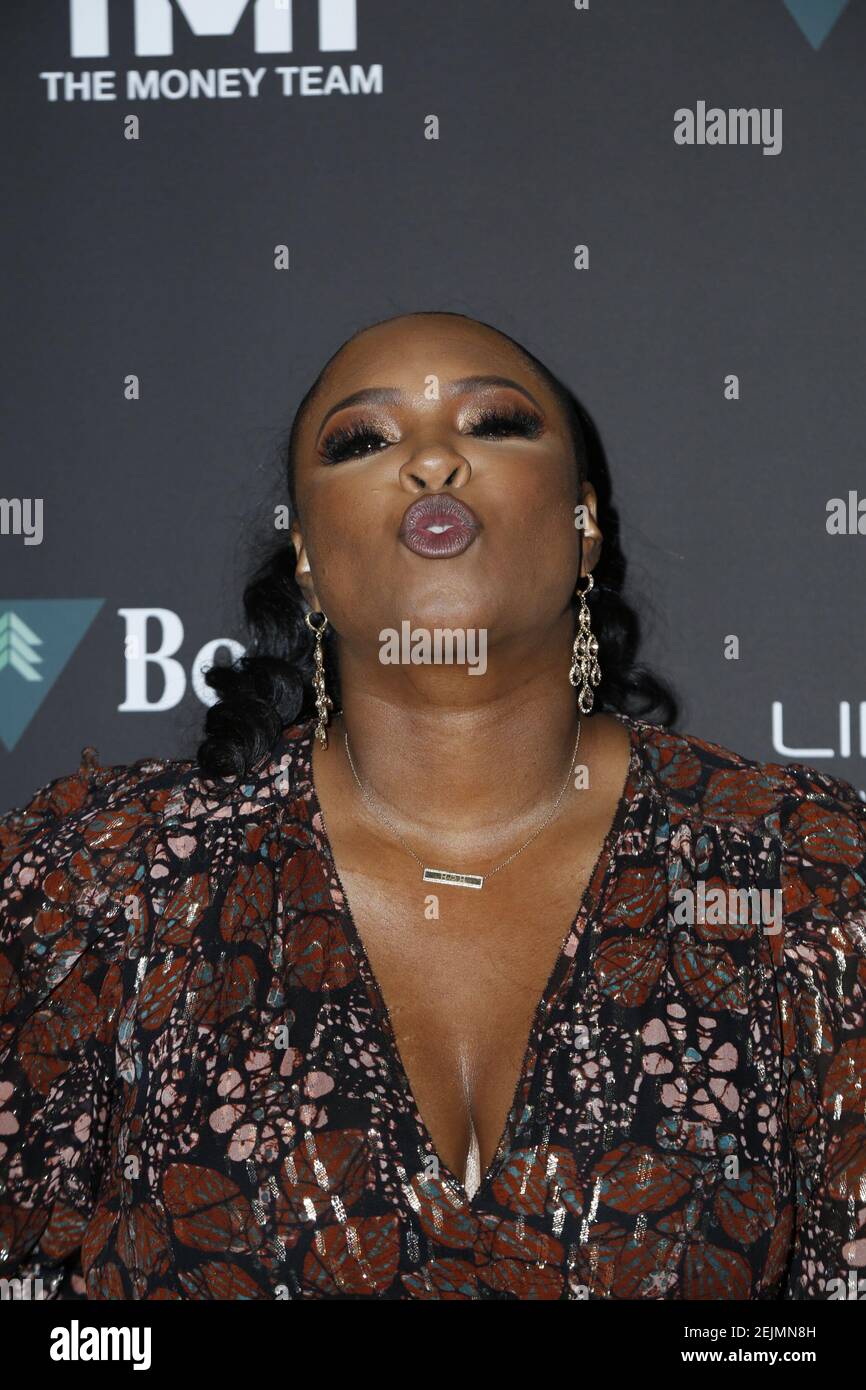 Torrei Hart walking the red carpet at Floyd Mayweather's 43rd Birthday ...