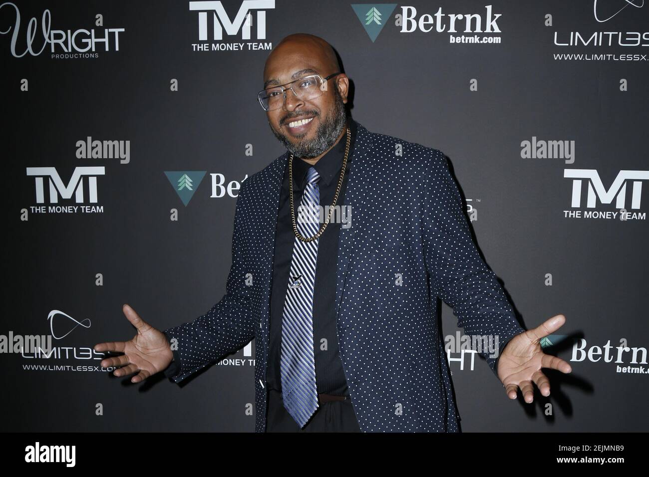 Uncle Todd walking the red carpet at Floyd Mayweather's 43rd Birthday ...