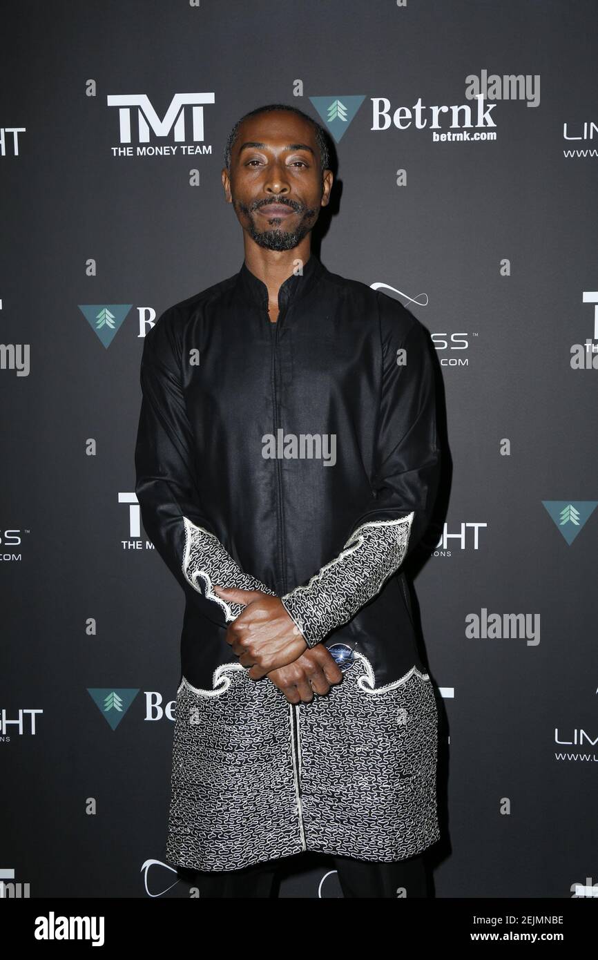 Darris Love walking the red carpet at Floyd Mayweather's 43rd Birthday ...