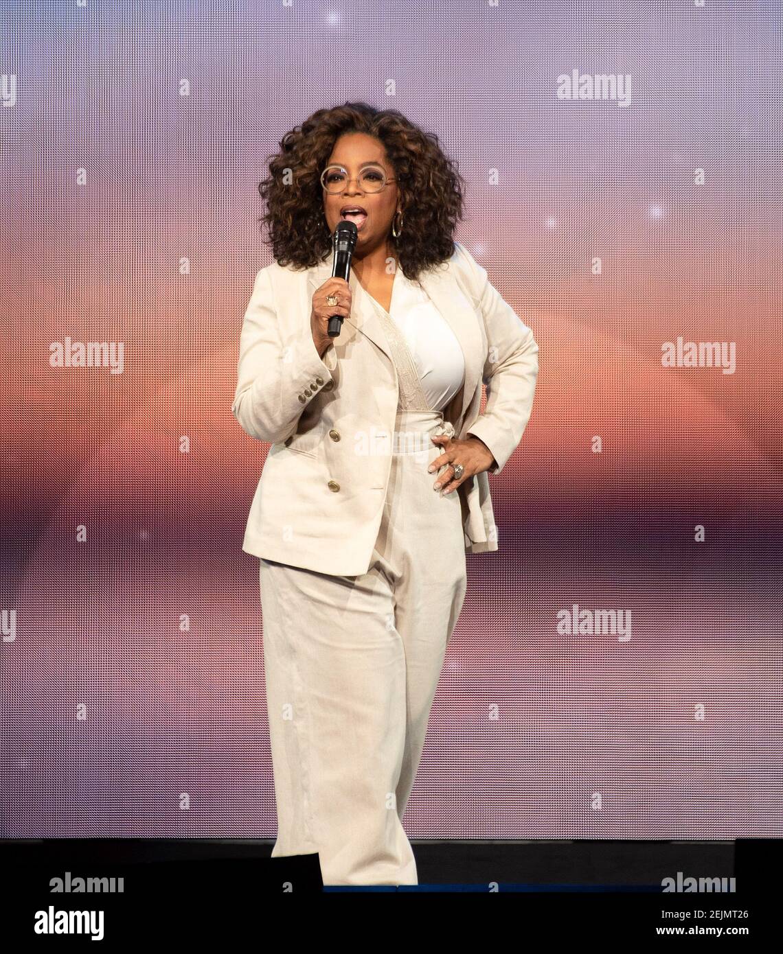 SAN FRANCISCO, CALIFORNIA - FEBRUARY 22: Oprah Winfrey speaks onstage ...